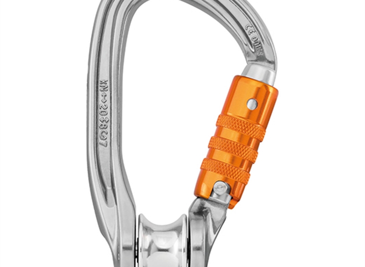 PETZL ROLLCLIP Z Pulley-Carabiner That Enables Installation On Devices